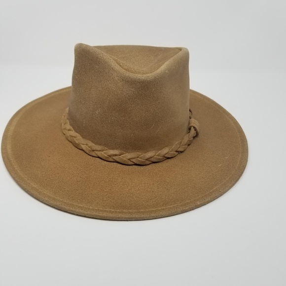 Minnetonka | Accessories | Minnetonka Outback Distressed Leather Hat ...
